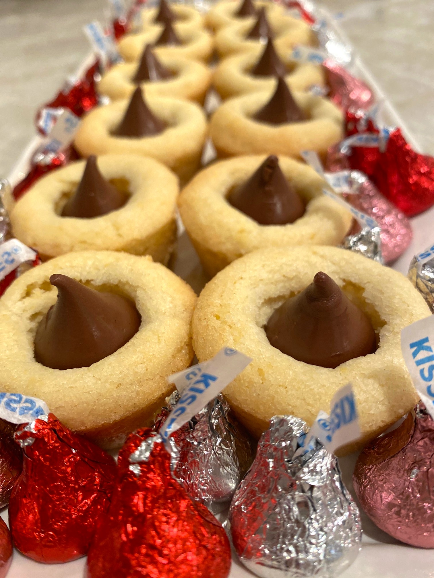 Kiss Cookies – A Dash of Practical